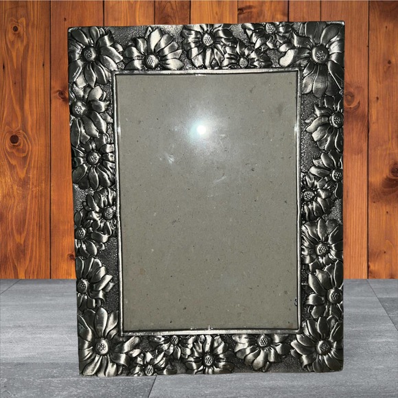 Unmarked | Accents | Pewter Metal Flower Picture Frame Glass Cover ...